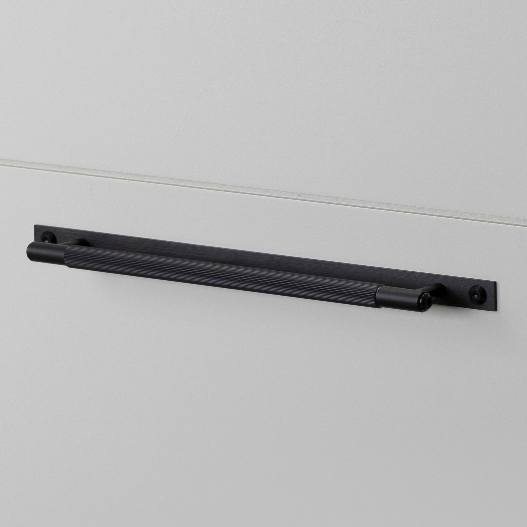 Buster + Punch Hardware Linear Knurled Medium Pull Bar Cabinet Handle ...